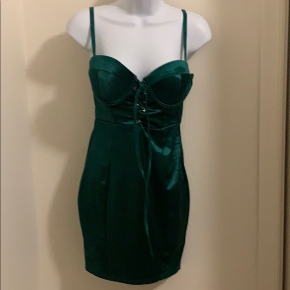iris | Dresses | Sexy Emerald Green Dress | Poshmark